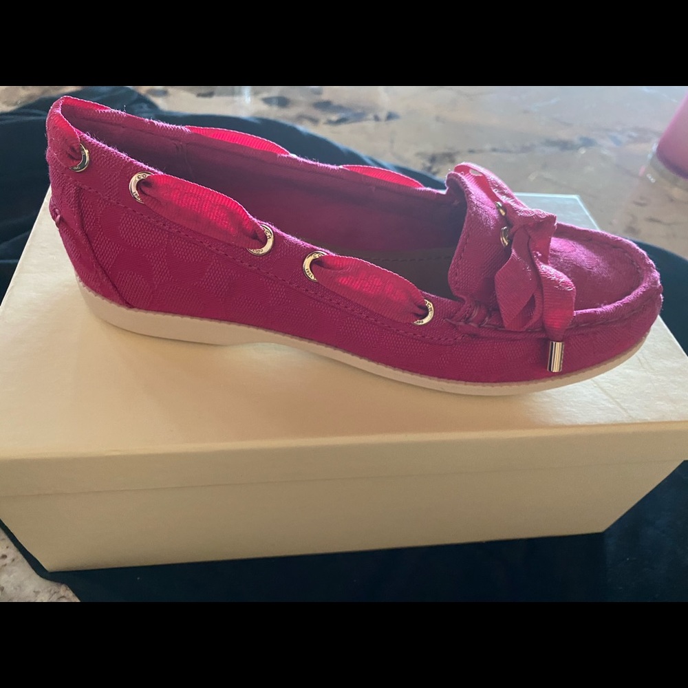 New Carisa Shoe -Color Is Fuschia “Like Pink” - Gem